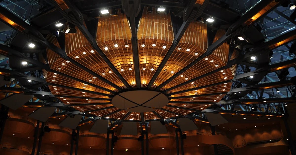 Round - Lucrecia Dalt | Kölner Philharmonie